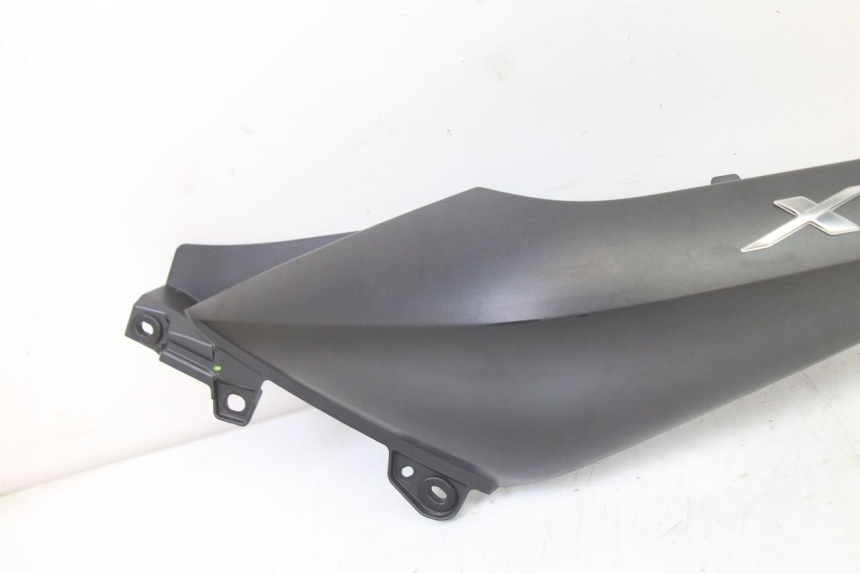 Partbike - FLANC ARRIERE GAUCHE pour YAMAHA XMAX X-MAX 125 (2021-2025)