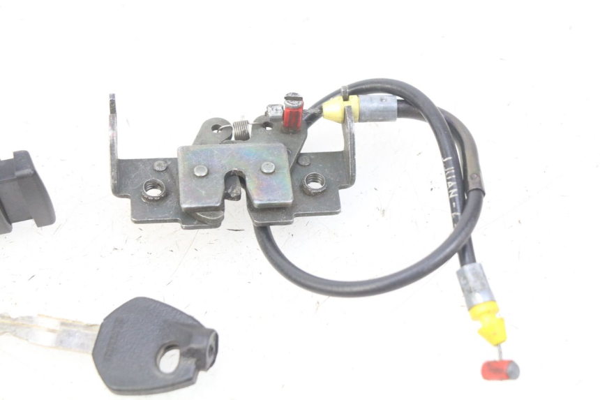 Partbike - SERRURE SELLE pour SUZUKI UH BURGMAN 125 (2002 - 2006) à ...